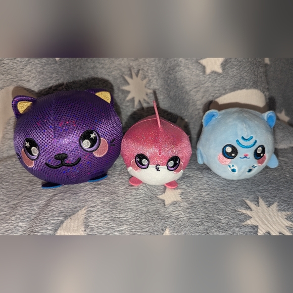 Squishmallows | Toys | Set Of 3 Sqeezeamals Squishy Vending Machine ...